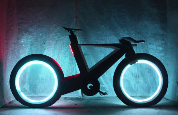Oubliez la moto de Tron, enfourchez le vélo ! | Spotern