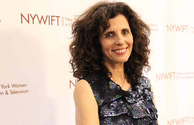 Interview exclusive de Stephanie Maslansky, chef costumière des séries ...